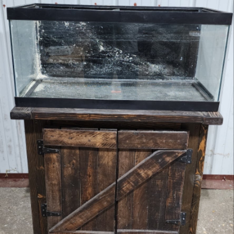 40 gallon breeder on a rustic wood stand | Reklaw Reef